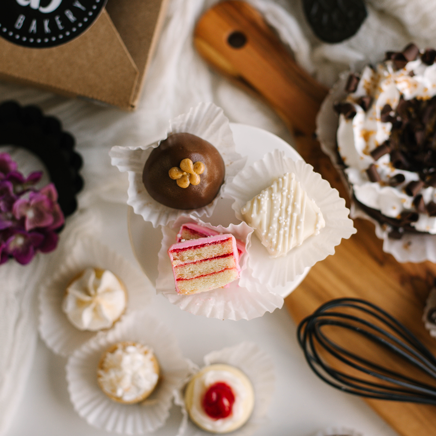 Wedding Small Pastries – Butterfly Bakery
