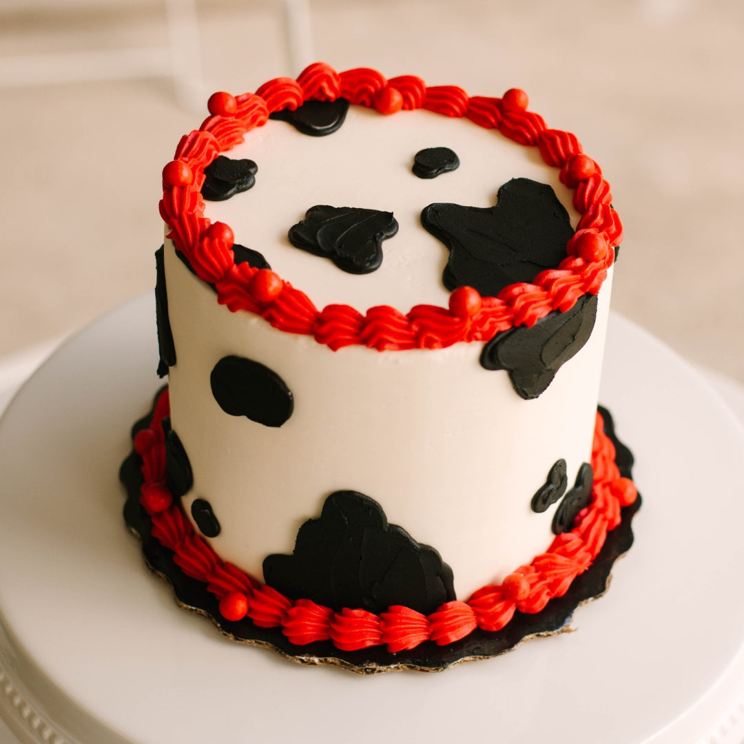 Cow • Designer Cake – Butterfly Bakery